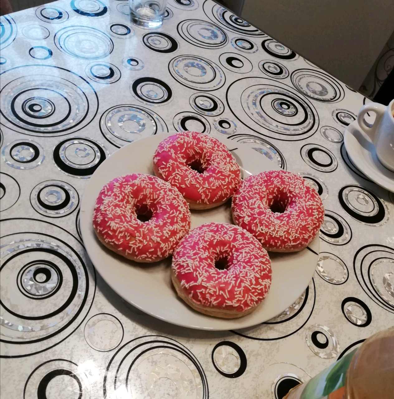 If you wanna be my friend gimme donuts 🍩 Just kidding I don't bribe ...