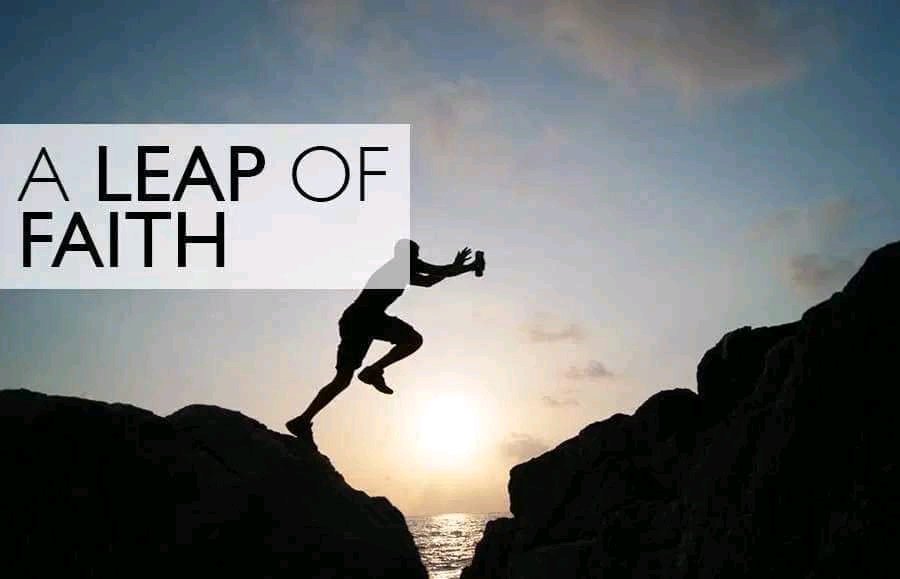 [20200602] 🍭分享一个比较特别的短语—-Leap of faith 它常和动词take一起搭配使用 变成：take a leap ...