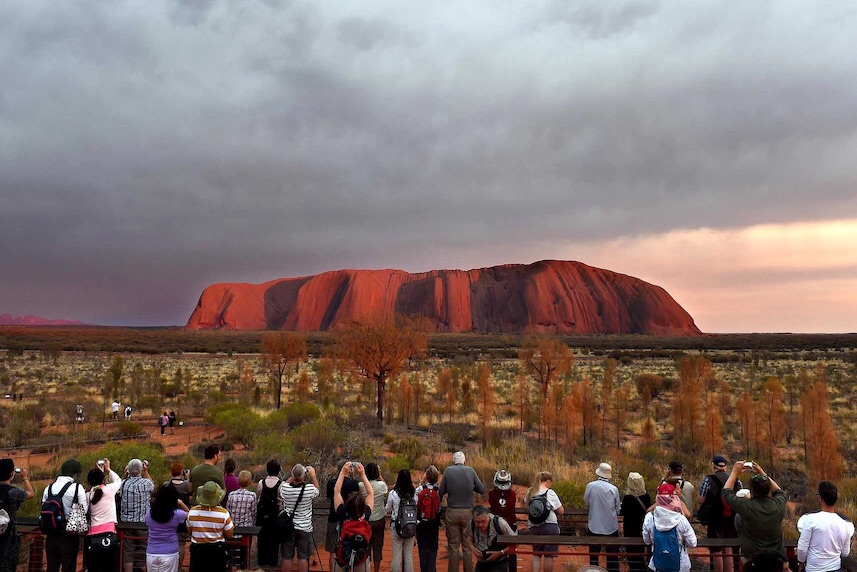 Ayers Rock/Uluru quick facts 🪨🇦🇺 - Did you know that Uluru is located ...