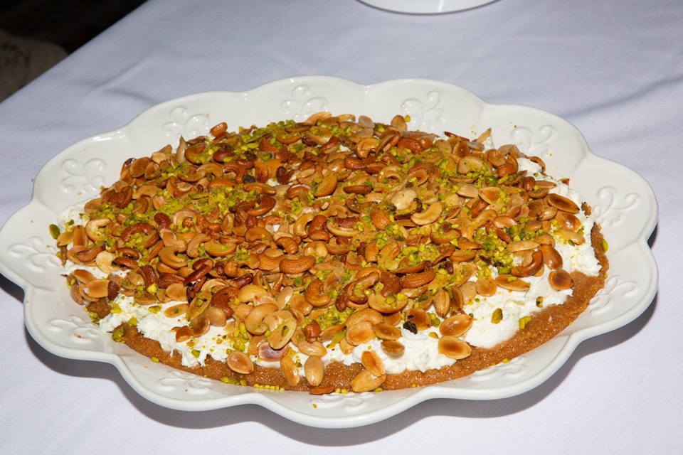 Two famous desserts in Lebanon: Mafrouké and Hlewt l Jibin What are ...