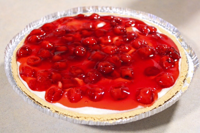 And......... for dessert I made a cheese cake with cherries 🍒 viola ...