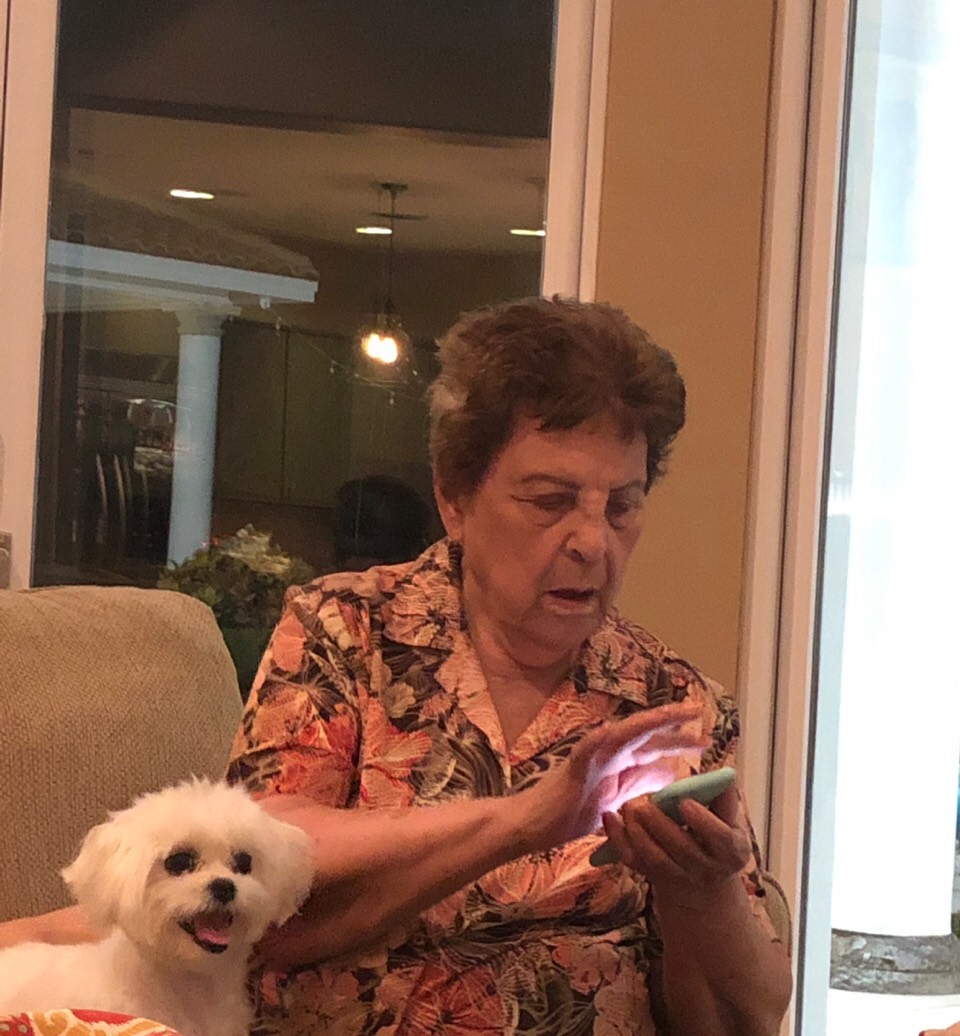 My Grandma Just Got A New IPhone And She s So Frustrated With It She my-grandma-just-got-a-new-iphone-and-she-s-so-frustrated-with-it-she