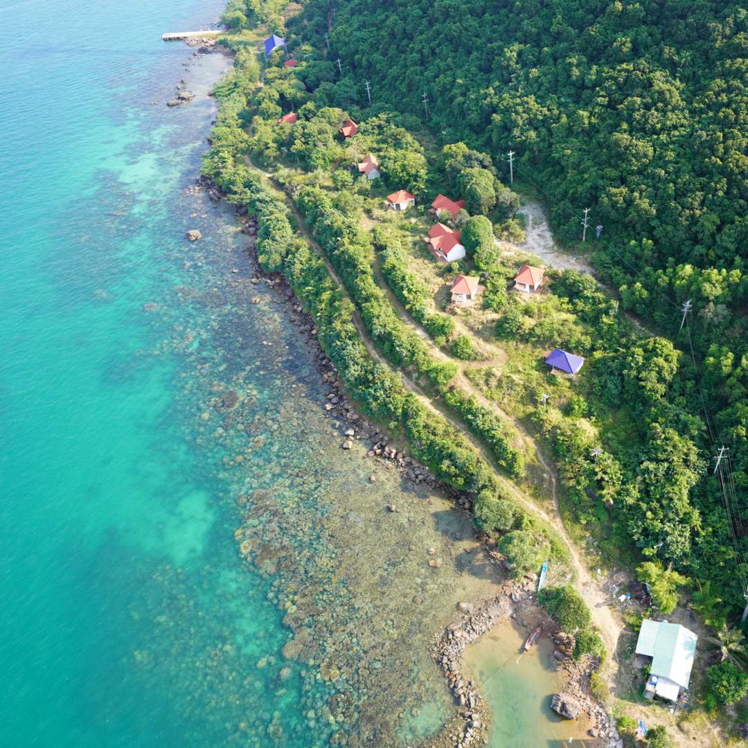 Hon Thom Island in Vietnam was such a beautiful place. The cable car ...